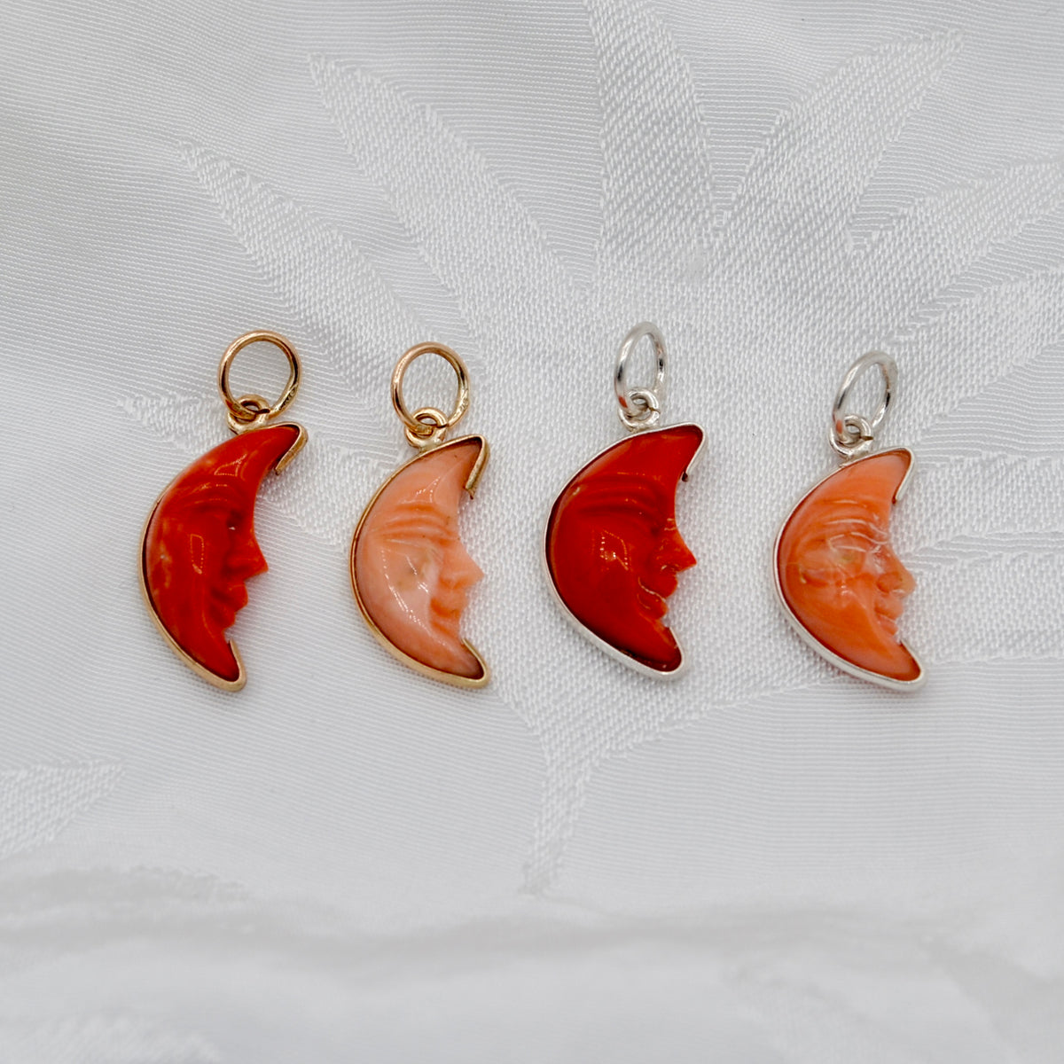 Coral moon hanger – Moon flower vintage